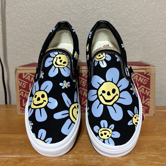 Vans | Shoes | Vans Classic Slip On Trippy Grin Floral Black Mens Size ...